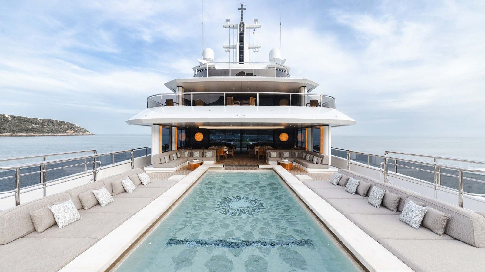 78m Amels superyacht Energy becomes a joint central agency